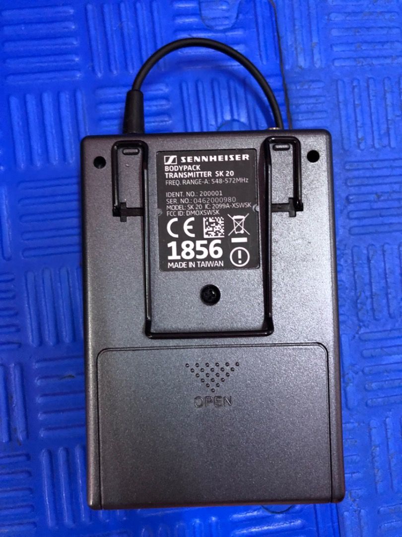 SENNHEISER True Diversity Receiver - model: EM 10. Together with ...
