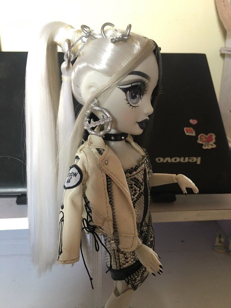 Shadow High Rainbow High Heather Grayson Complete, Hobbies & Toys, Toys ...