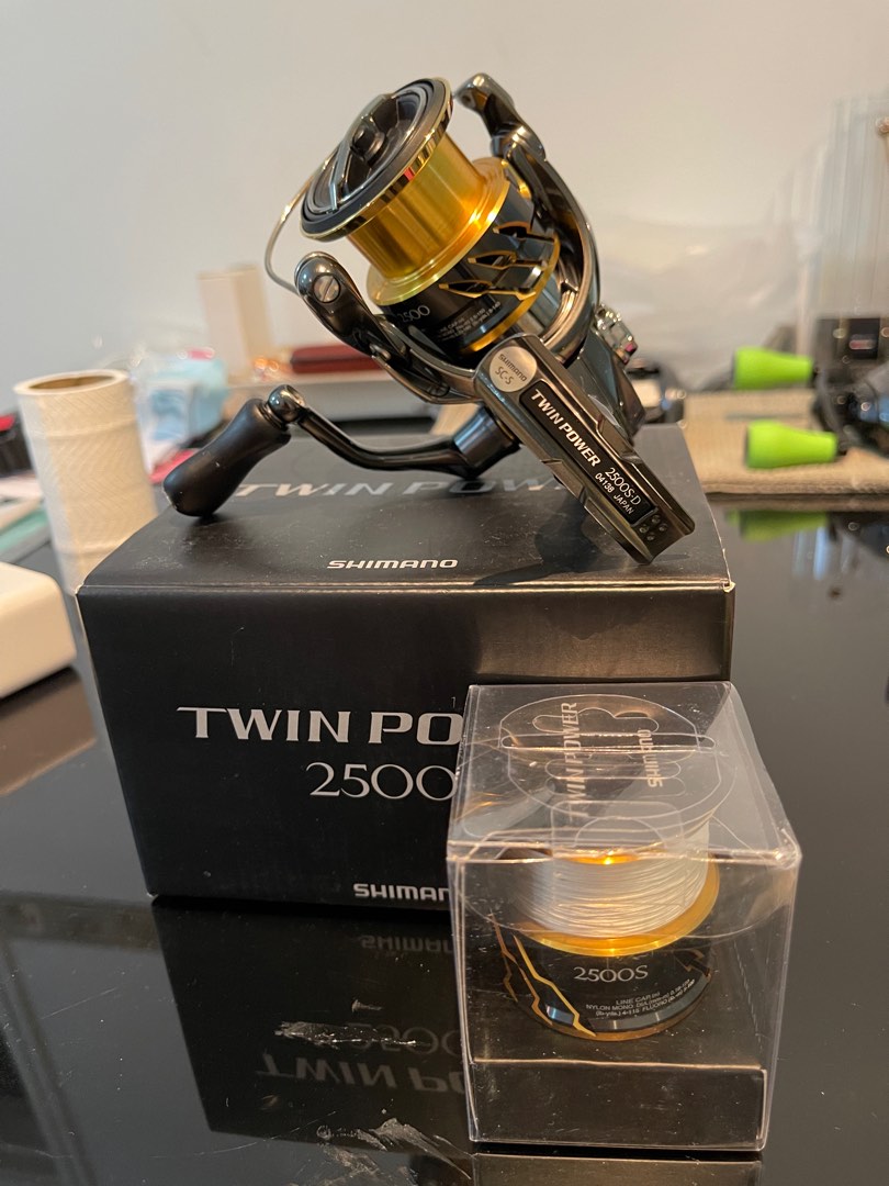 Shimano Twinpower 2500s with extra spool, Sports Equipment, Fishing on ...