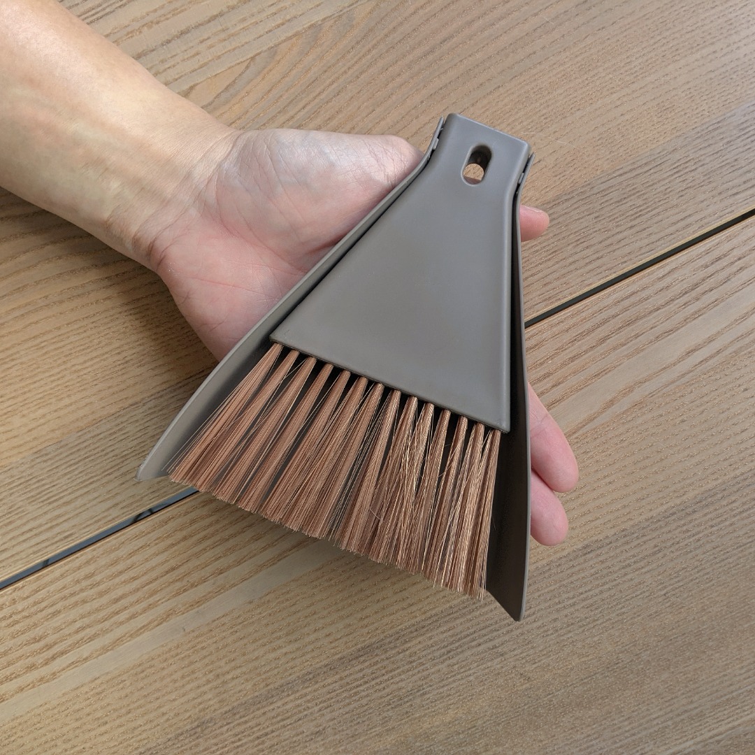 Small Desk Broom (MUJI-Style), Furniture & Home Living, Cleaning ...
