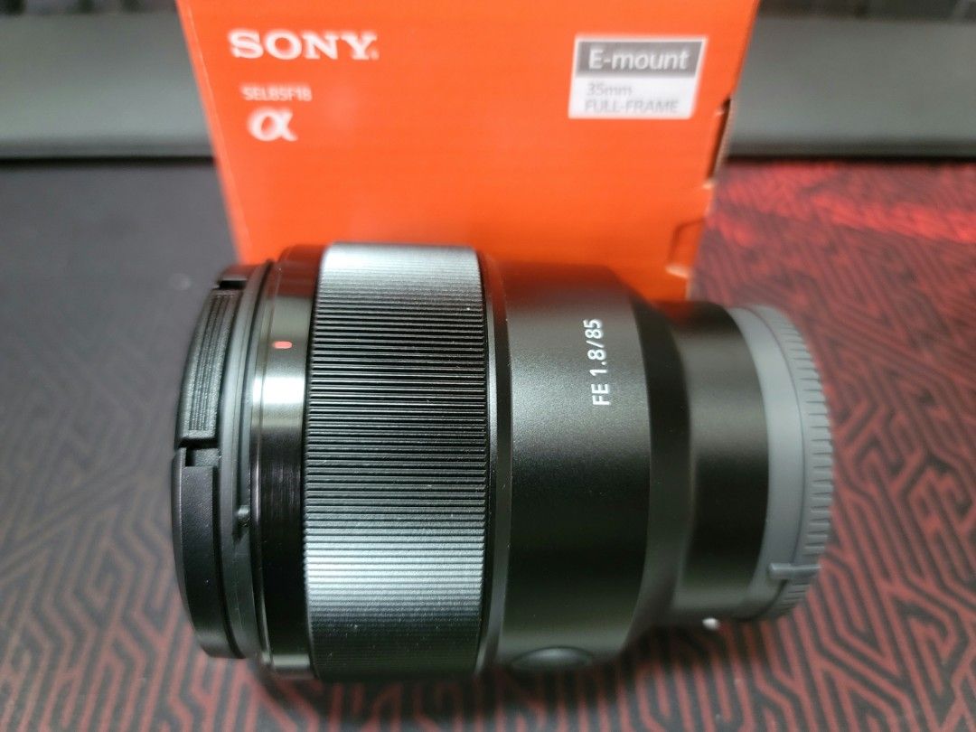 Sony FE 85 F1.8 SEL85F18, 攝影器材, 鏡頭及裝備 - Carousell