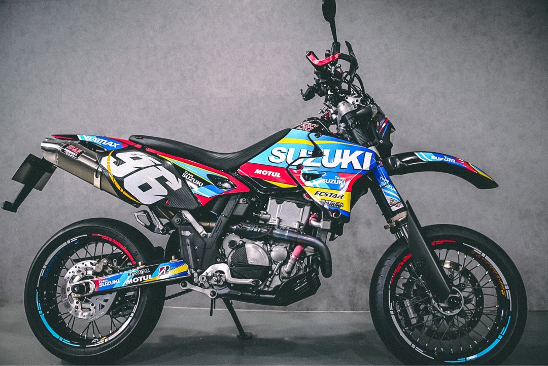 Suzuki DRZ 400 SM, Motorcycles, Motorcycles for Sale, Class 2A on Carousell