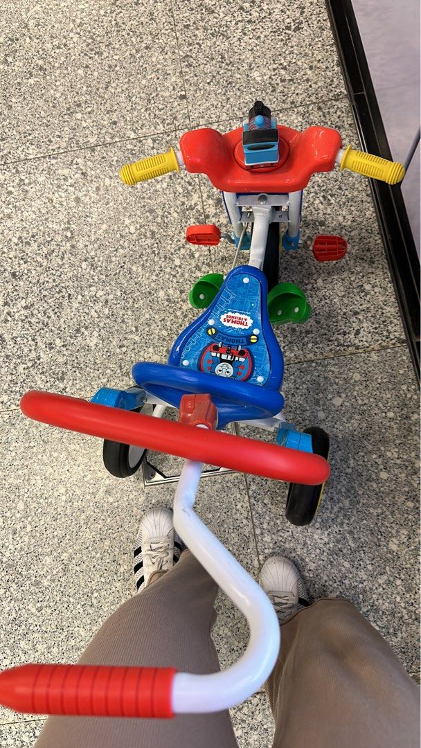 Thomas the tank engine tricycle, 兒童＆孕婦用品, 嬰兒玩具 - Carousell