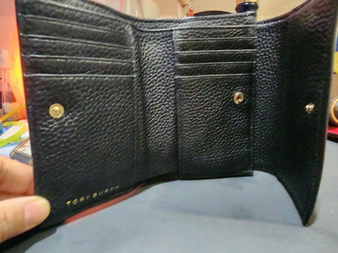Tory bunch trifold wallet new, Luxury, Bags & Wallets on Carousell