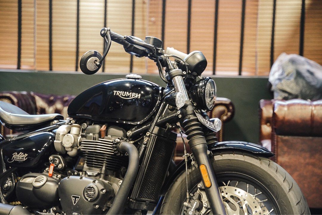 Triumph Bonneville Bobber 1200 (Black Edition), Motorcycles ...