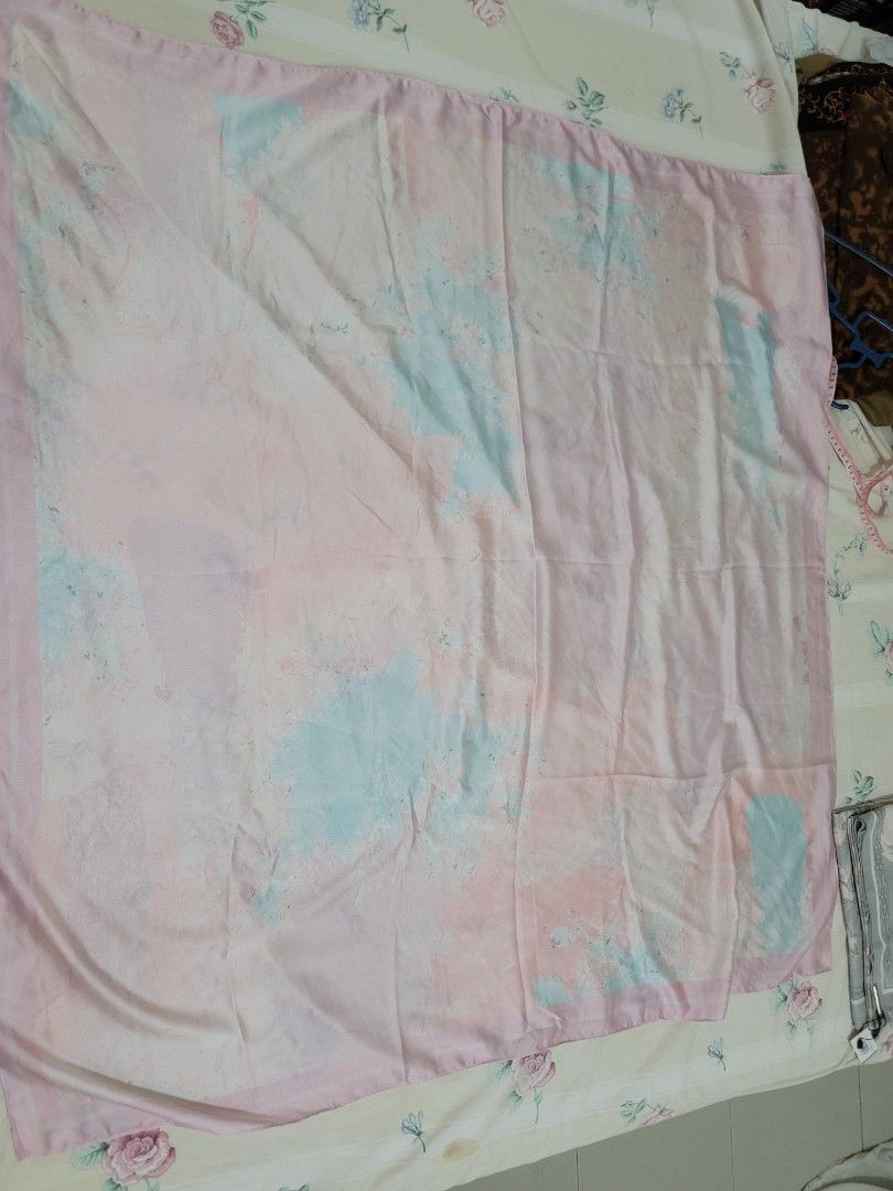 Tyra Anne Pink Square Hijab, Women's Fashion, Muslimah Fashion, Hijabs ...