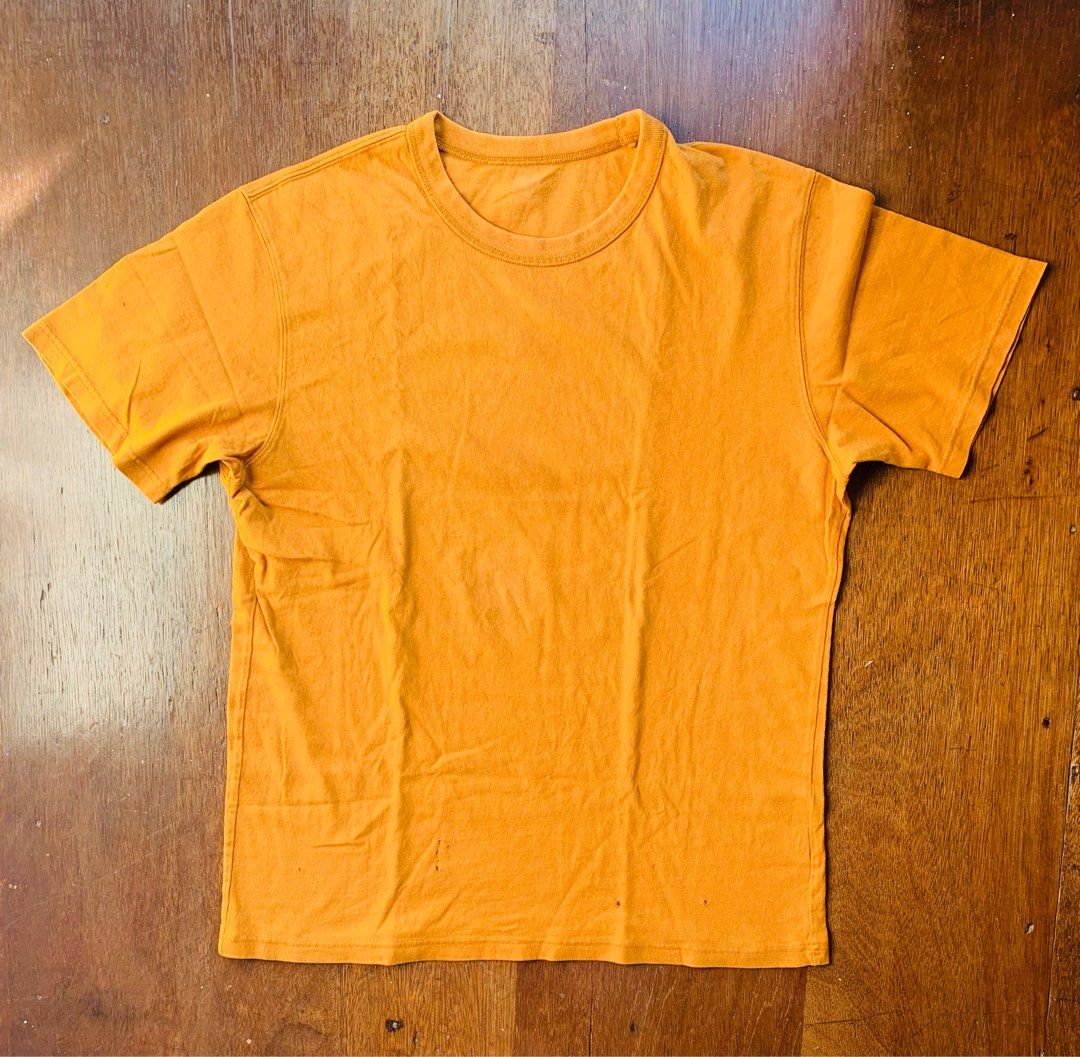 Uniqlo essential plain tees on Carousell