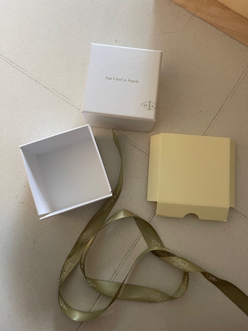 Vca van Cleef & Arpels gift box with ribbon, Everything Else on Carousell