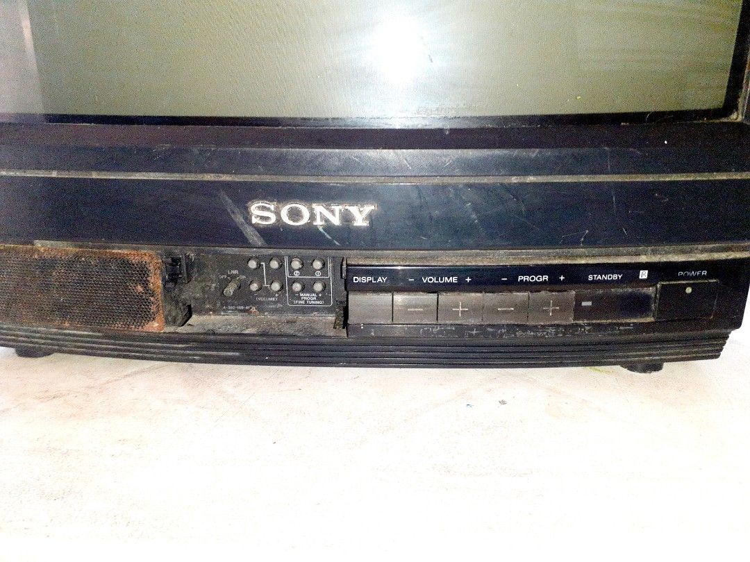 Vintage Black Sony Trinitron 15" Inch Color TV / Working - As Is ...