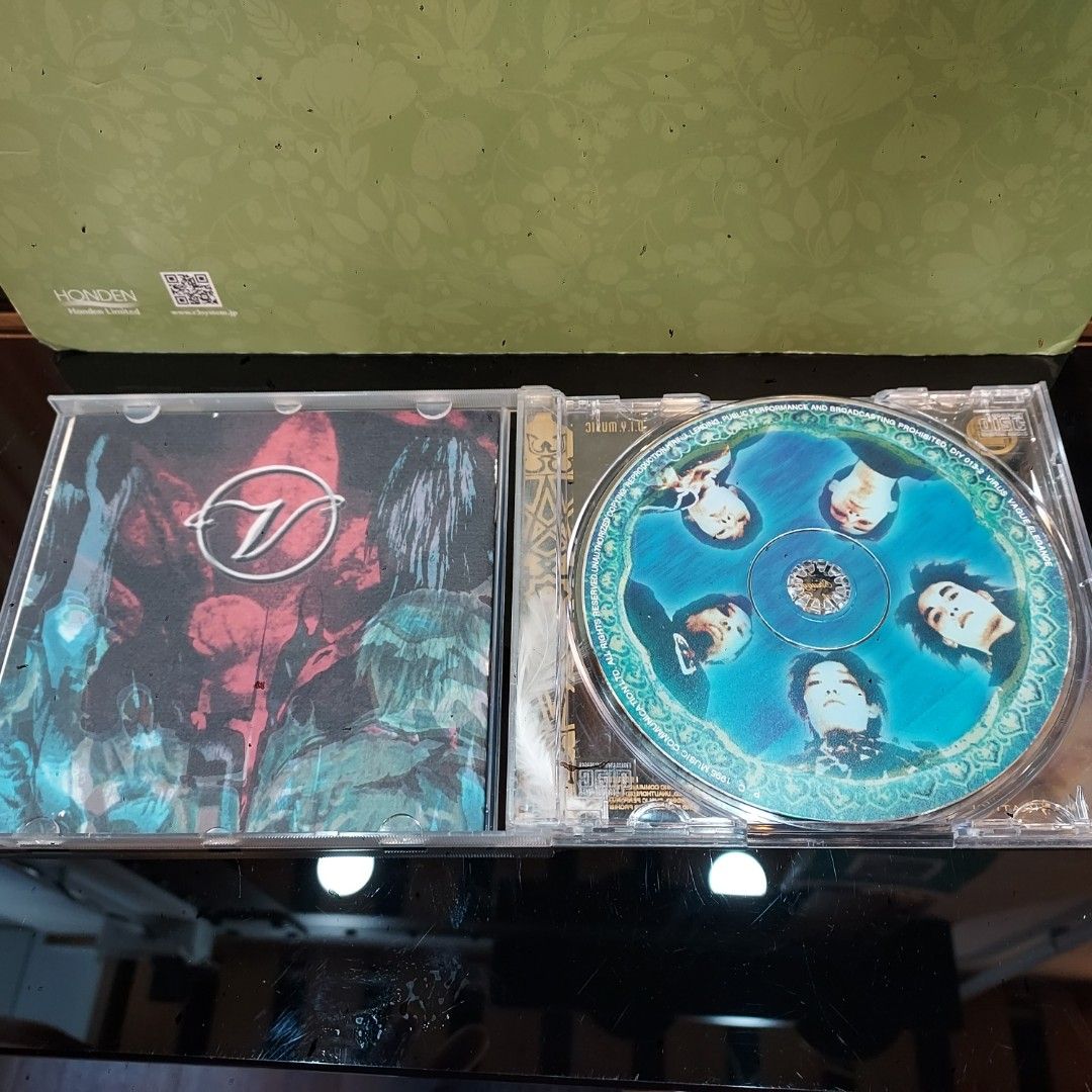 VIRUS CD.不是beyond 達明一派 太極樂隊, 興趣及遊戲, 音樂、樂器 & 配件, 音樂與媒體 - CD 及 DVD ...