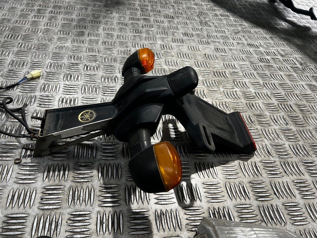 Yamaha R15 v2 Rear fender and bracket tail light, Motorcycles ...