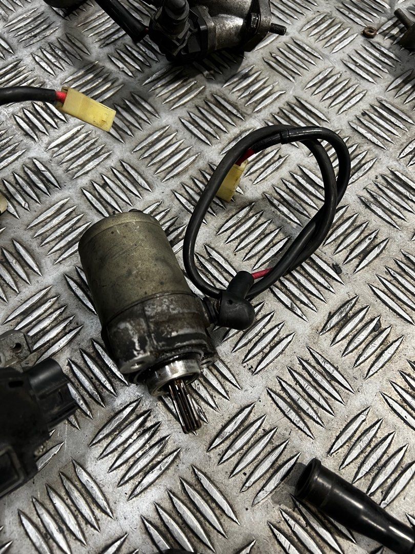 Yamaha R15 v2 Rear fender and bracket tail light, Motorcycles ...