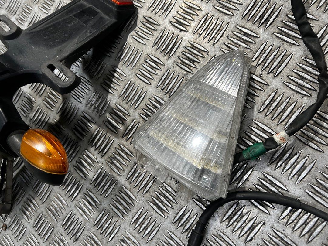 Yamaha R15 v2 Rear fender and bracket tail light, Motorcycles ...
