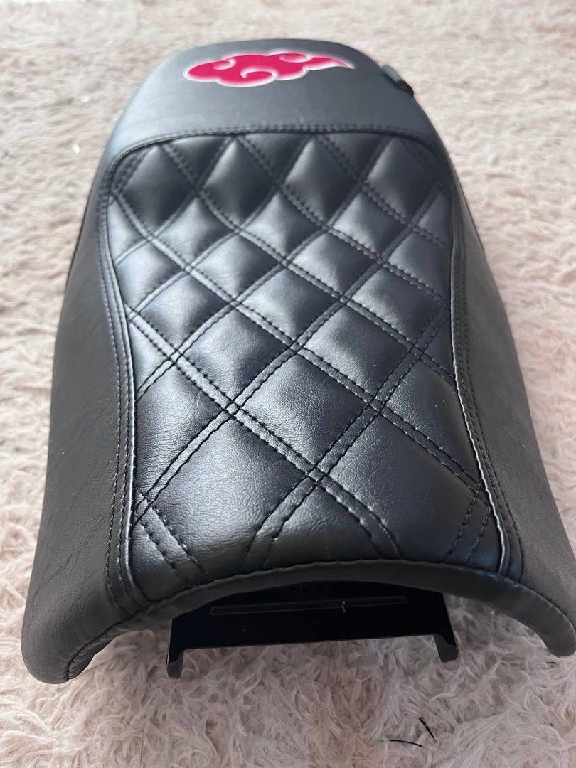 Yamaha Xsr 155 custom leather seat with Akatsuki embroidery ...