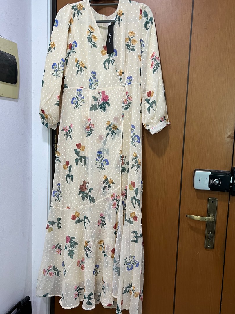 Alia Anggun AA Elsa Dress, Women's Fashion, Muslimah Fashion, Dresses ...