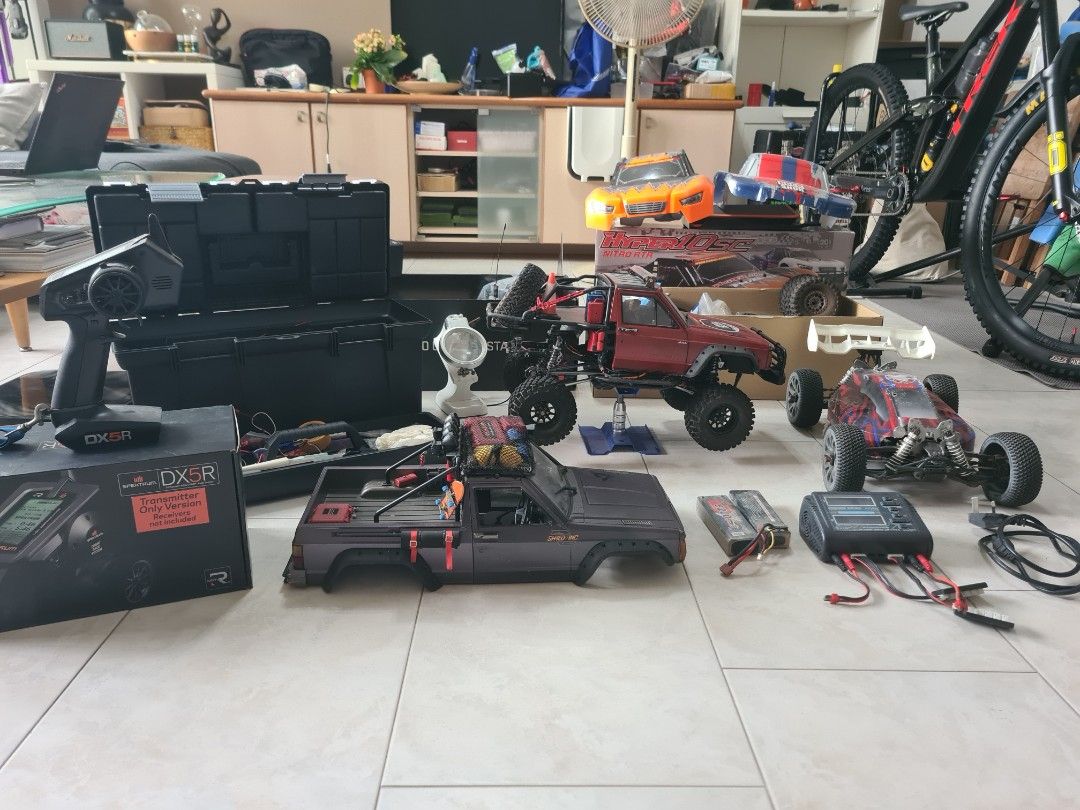 Axial Scx10 ii and hobao hyper10 sc and everything, Hobbies & Toys ...
