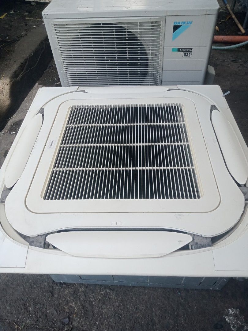 DAIKEN 3HP CASSETTES TYPE INVERTER, TV & Home Appliances, Air ...