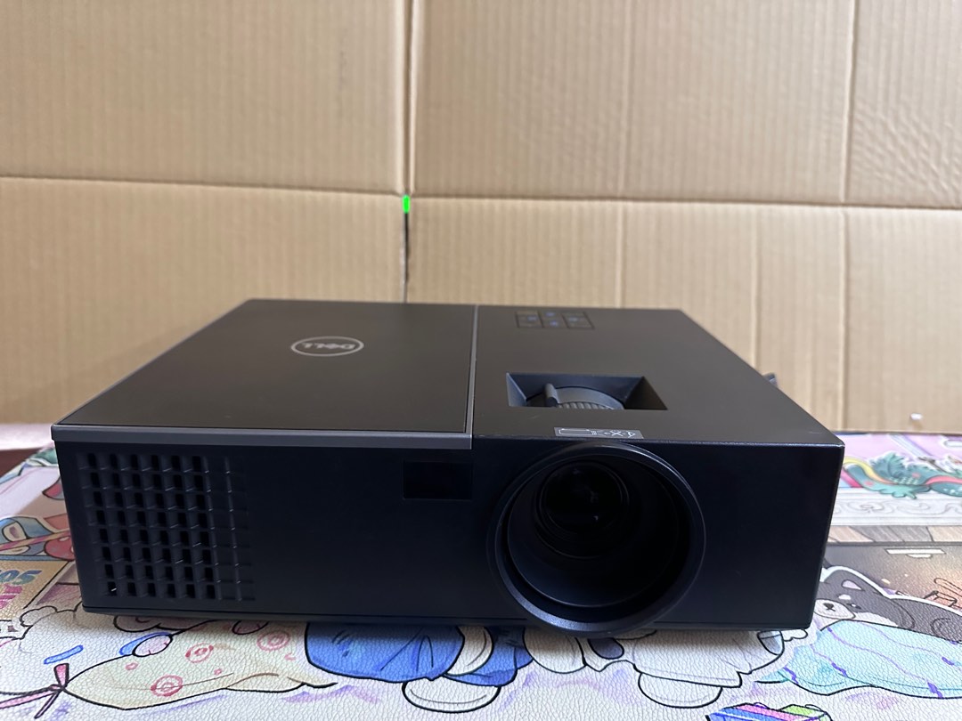 DELL 型號 1550 投影機 3800流明 實物拍攝, 家庭電器, 電視 & 其他娛樂, 投影機 - Carousell