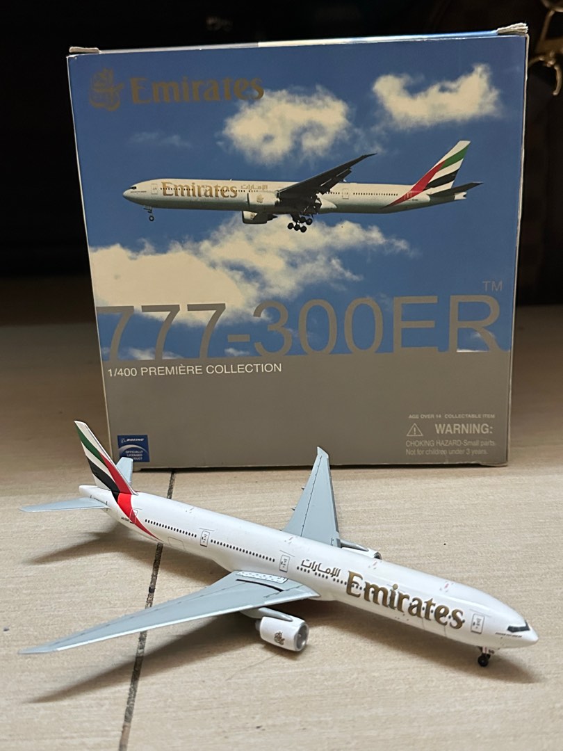 Emirates B777-300ER 1:400 Dragon Wings, 興趣及遊戲, 玩具 & 遊戲類 - Carousell