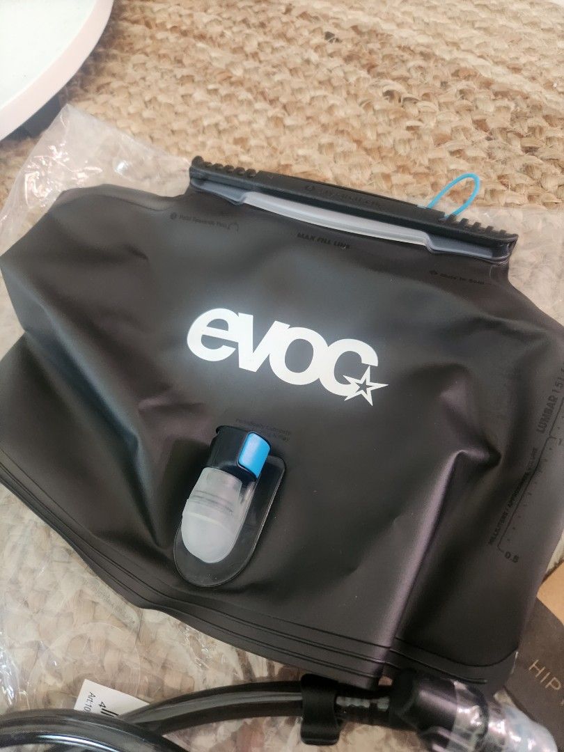 EVOC HIP PACK HYDRATION BLADDER, Sports Equipment, Bicycles & Parts ...