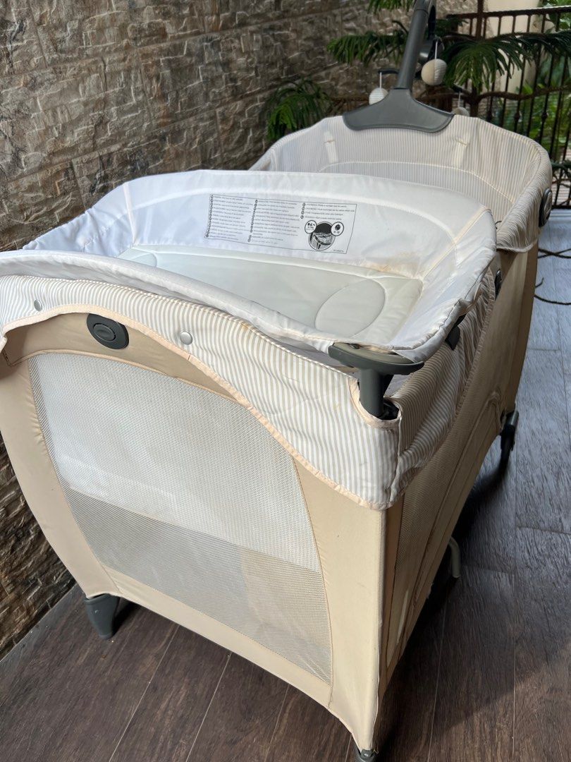 Graco play pen. Contour Prestige., Babies & Kids, Baby Nursery & Kids ...