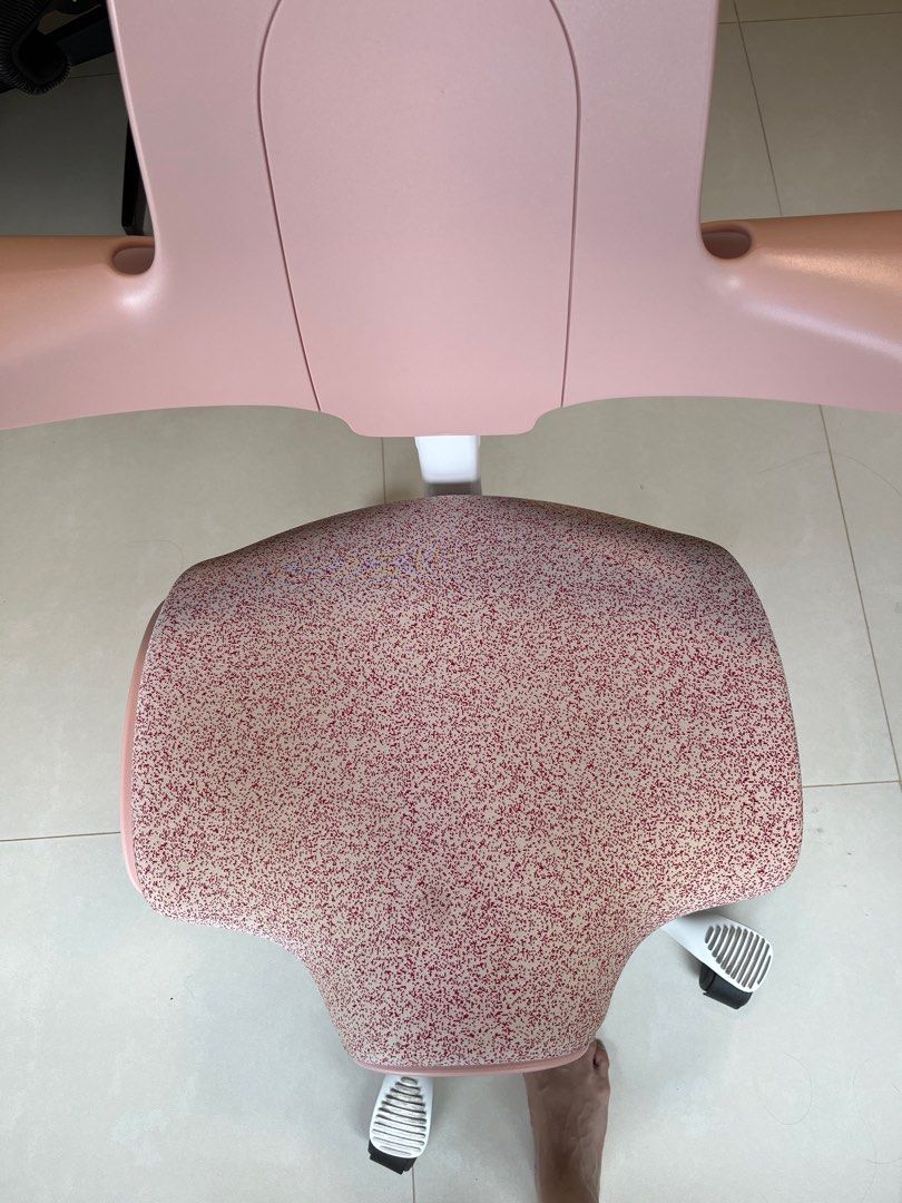 Hag chair in Pink, Furniture & Home Living, Furniture, Chairs on Carousell