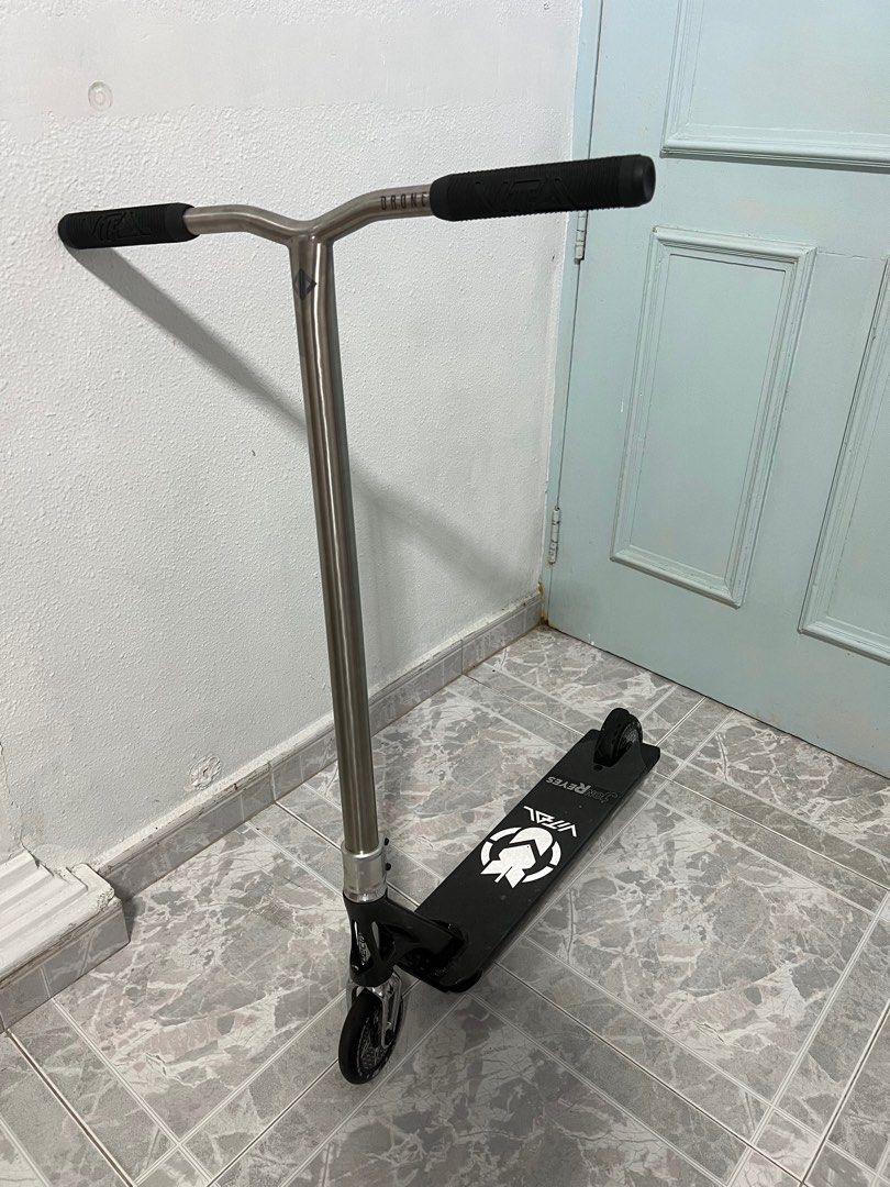 John Reyes deck scooter, Sports Equipment, Sports & Games, Skates ...