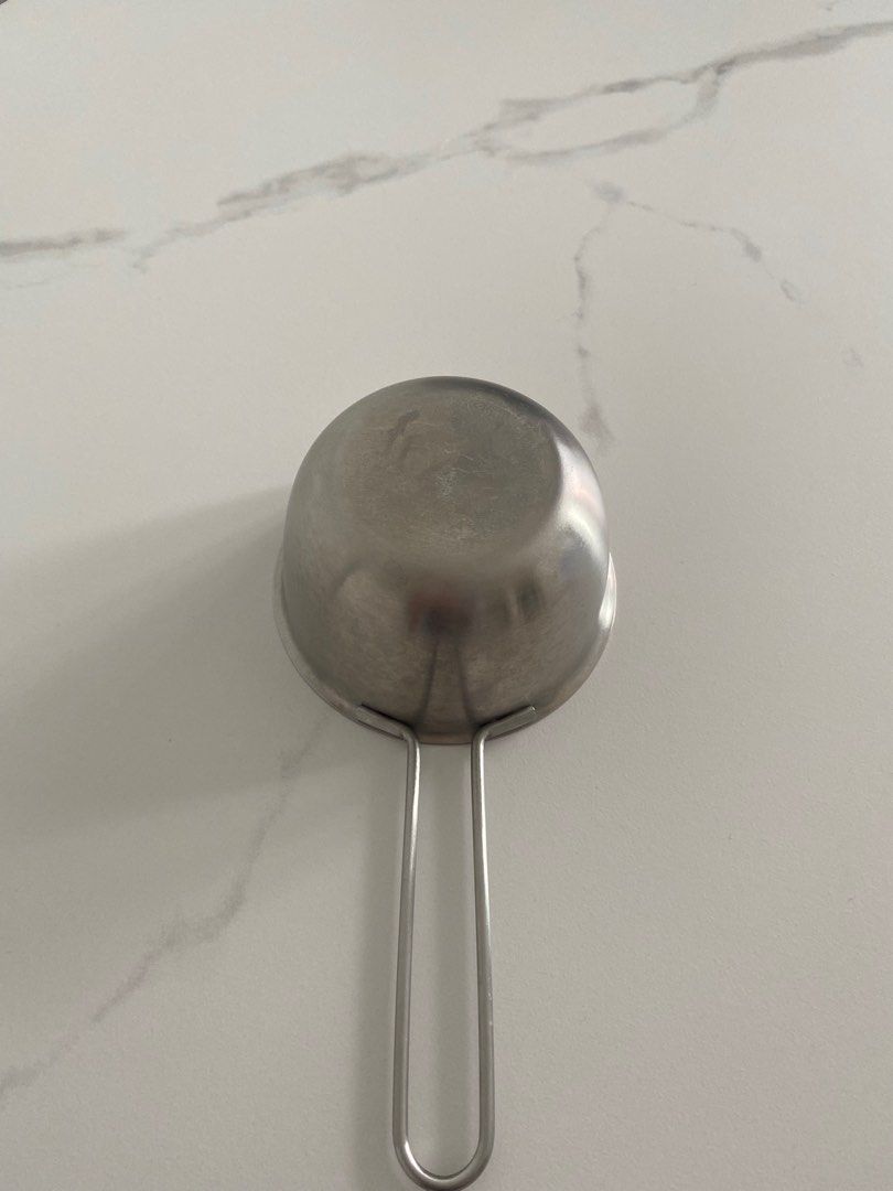 MUJI 200ml stainless Steel Measure Cup, 傢俬＆家居, 廚具和餐具, 烤盤 - Carousell