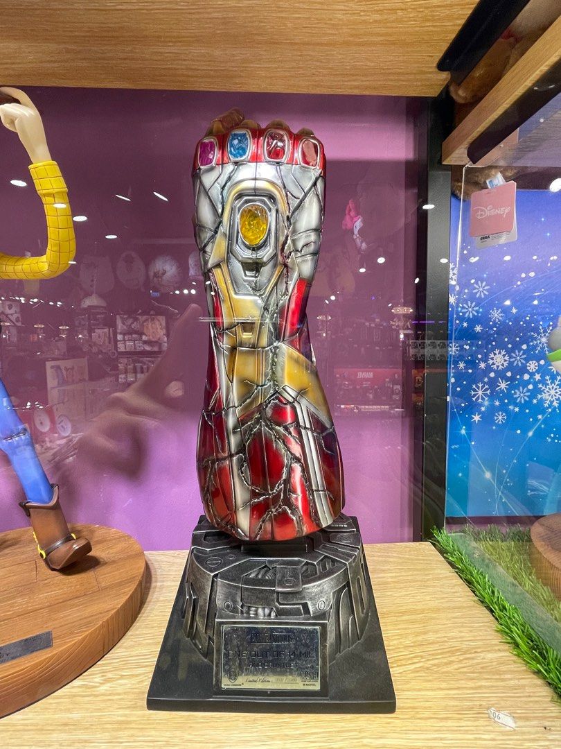 Marvel Nano Gauntlet (One out of 14 million), Hobbies & Toys ...