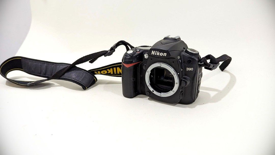 Nikon D90 Full set, Photography, Cameras on Carousell