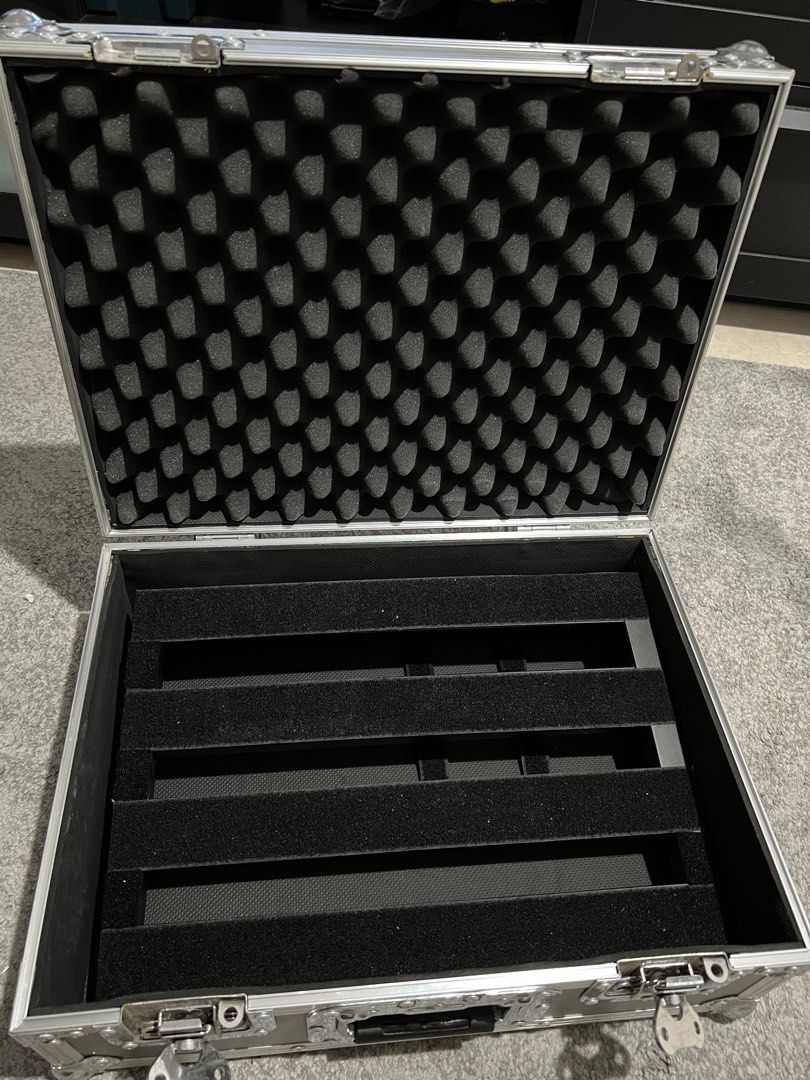 Pedaltrain JR with hard case, Hobbies & Toys, Music & Media, Music ...