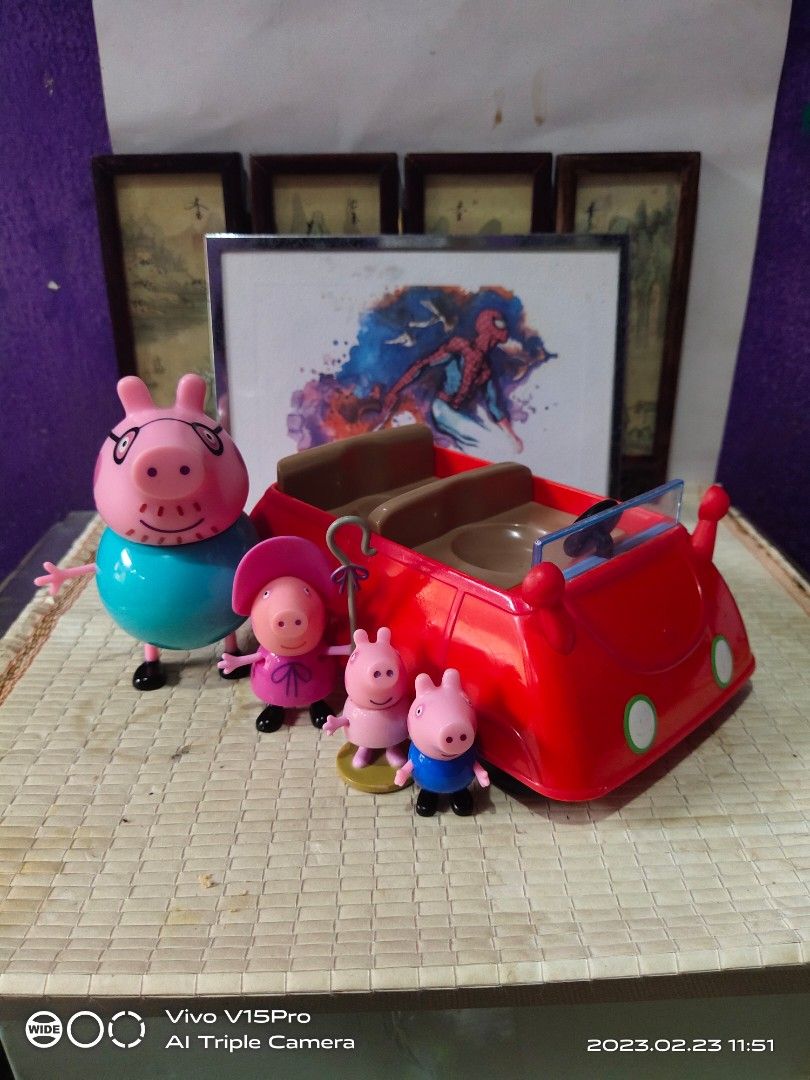 Peppa pig red car, Toys & Collectibles, Mainan di Carousell