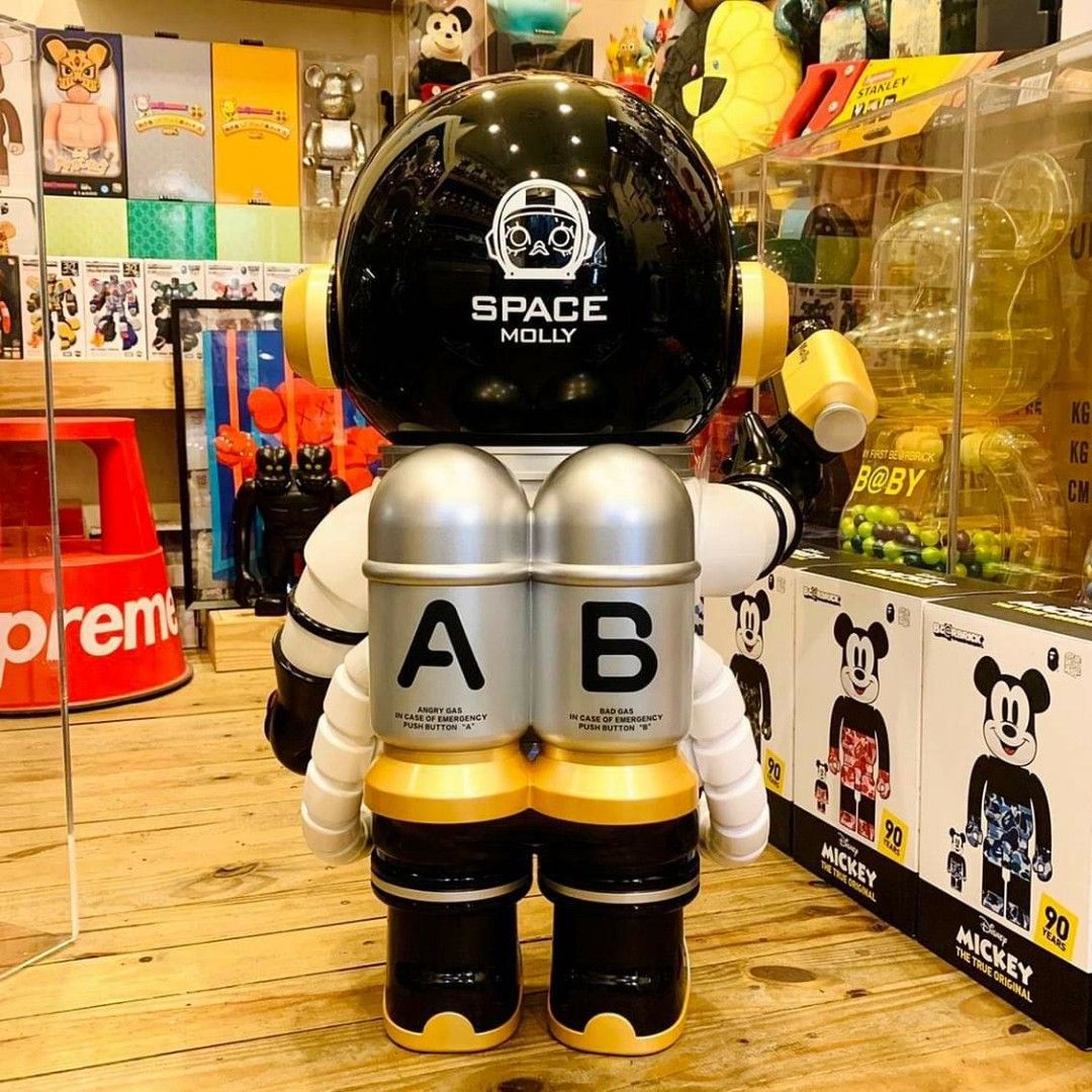 [POPMART X MONCLER] POPMART SPACE MOLLY 1000% X MONCLER LIMITED EDITION ...