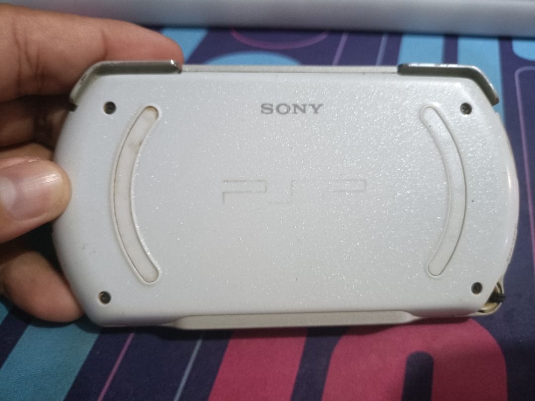 PSP Go 16GB+8GB SDCard, Video Gaming, Video Game Consoles, PlayStation ...