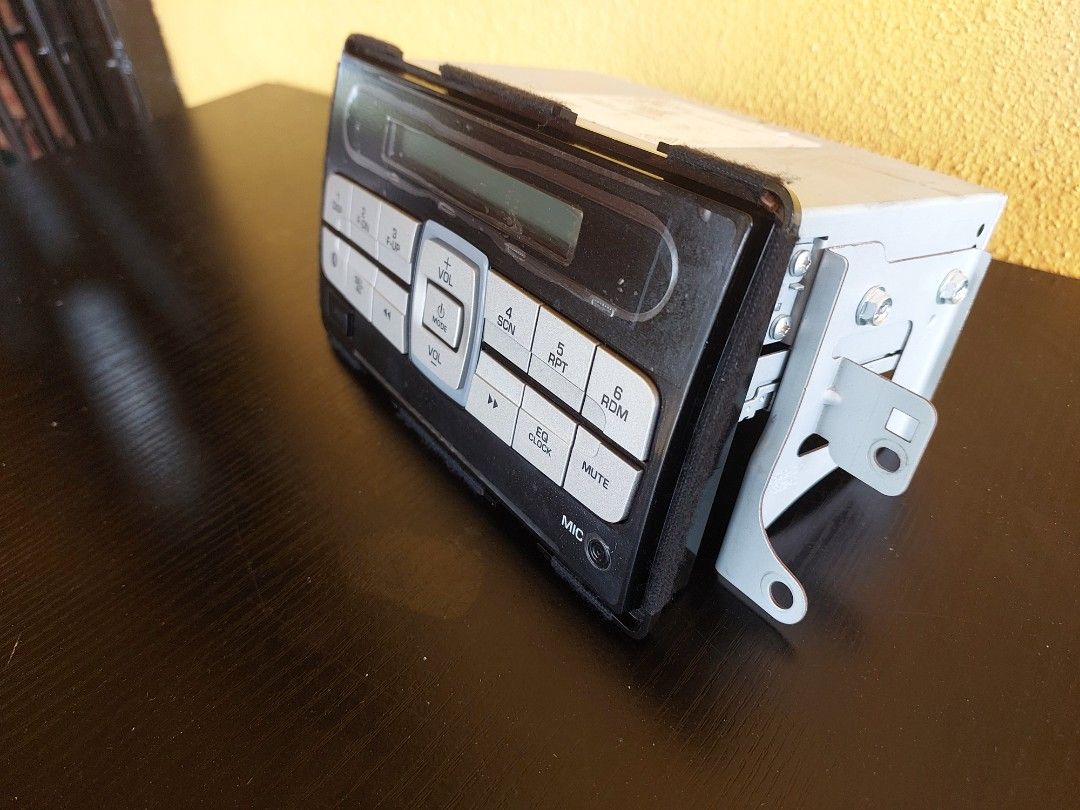Radio Bezza Original, Auto Accessories on Carousell