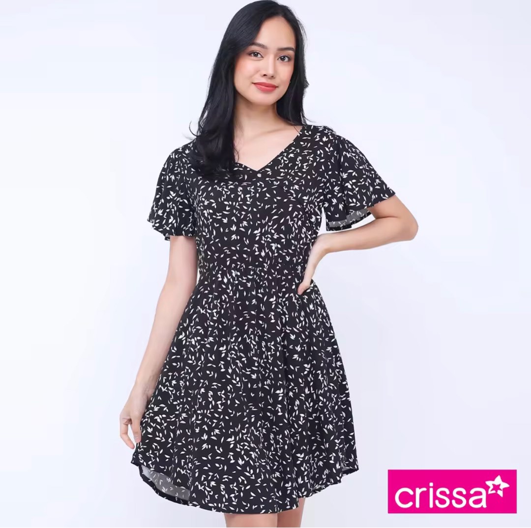 Red Girl/ Crissa , Women's Fashion, Dresses & Sets, Dresses on Carousell