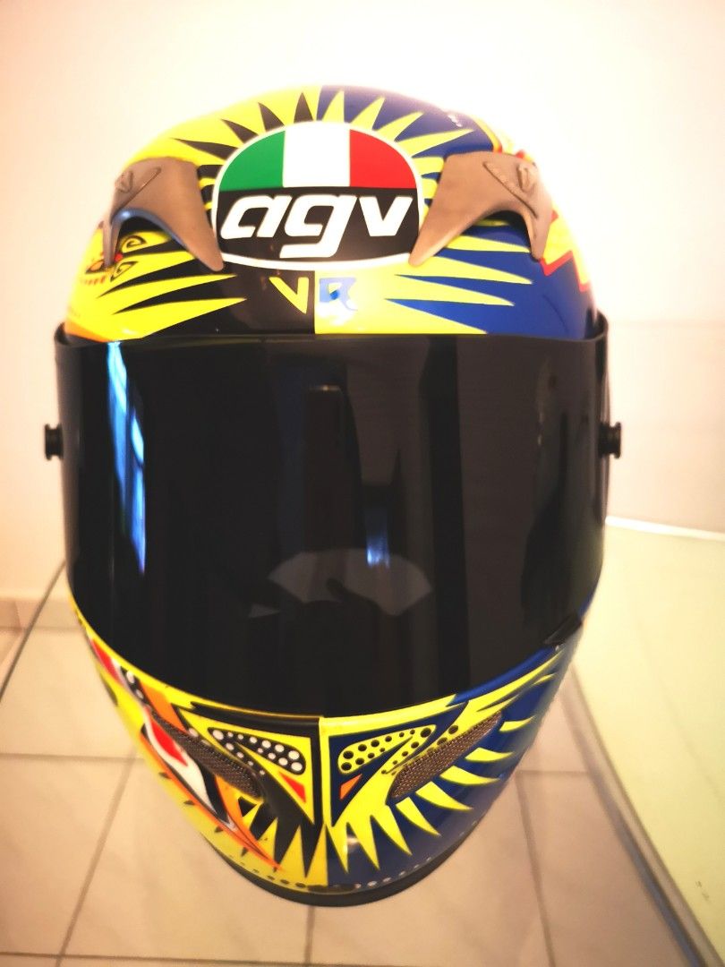 Rossi 46 Carbon helmet, Motorcycles, Motorcycle Accessories on Carousell