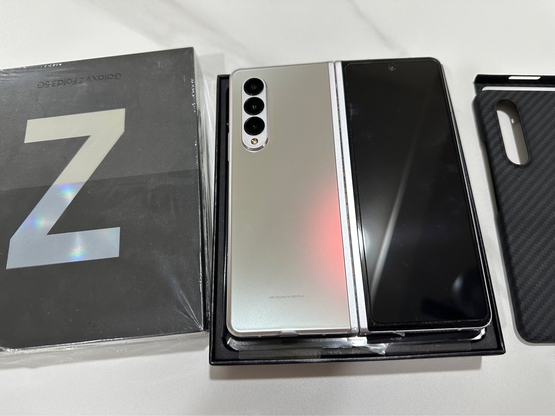 Samsung Z fold 3 silver 256gb, Mobile Phones & Gadgets, Mobile Phones ...