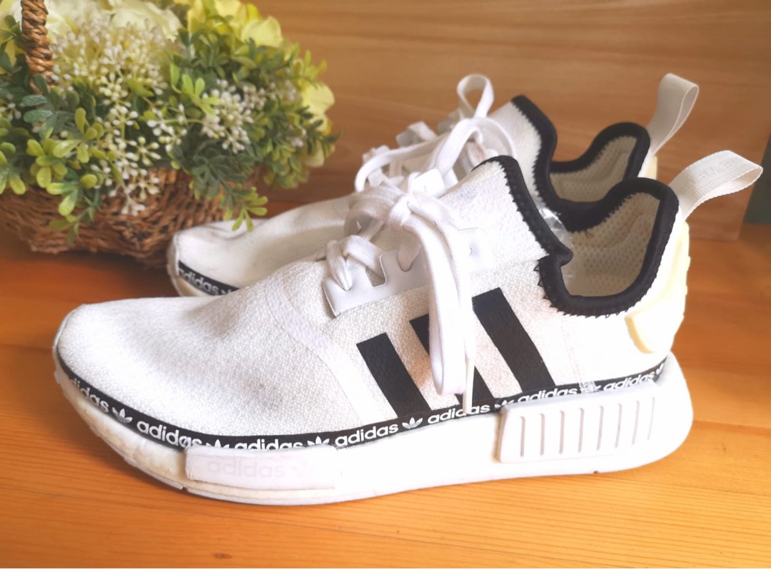 Sepatu Adidas Putih 100% Original, Fesyen Wanita, Sepatu di Carousell