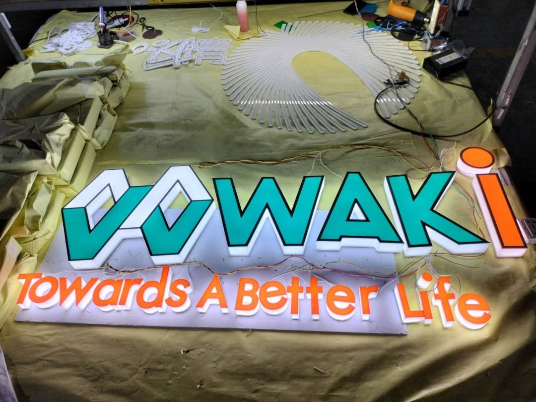 Signages Maker - Baseboard, Backlighted, Panaplex, Acrylic, Commercial ...