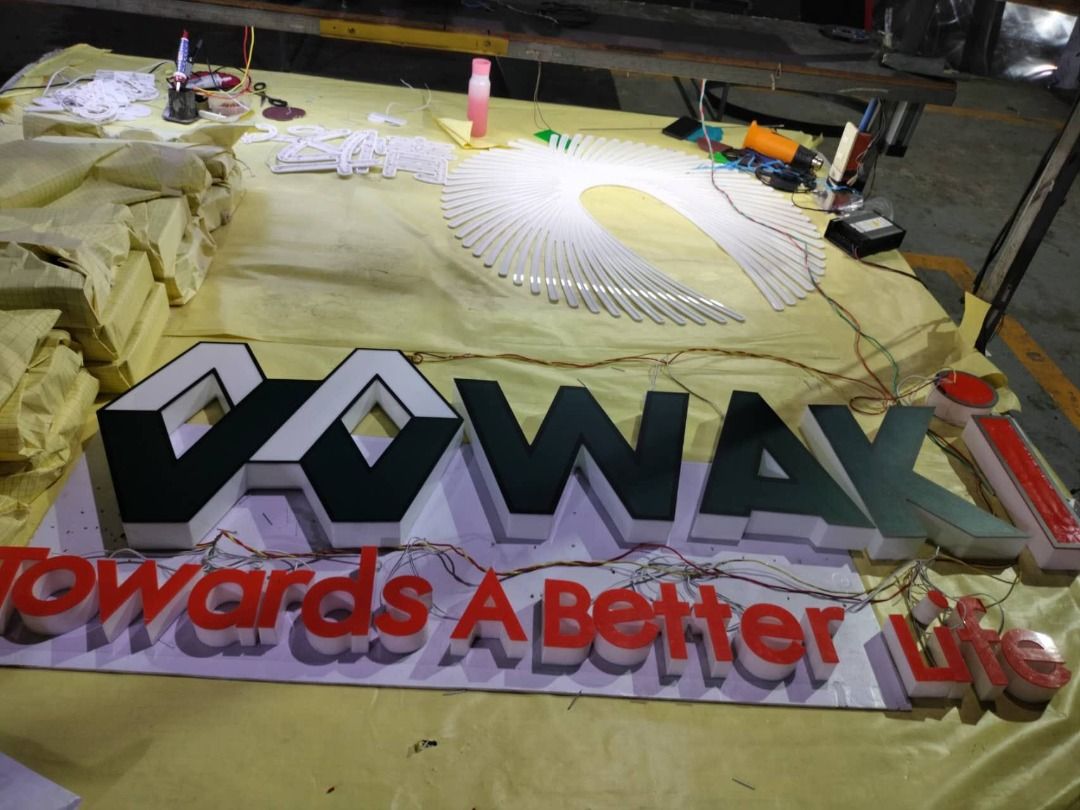 Signages Maker - Baseboard, Backlighted, Panaplex, Acrylic, Commercial ...