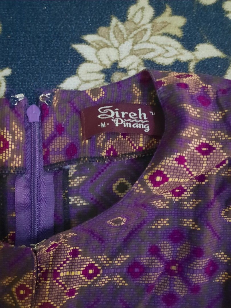 Sireh pinang, Women's Fashion, Muslimah Fashion, Baju Kurung & sets on ...