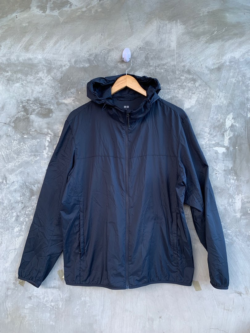 Uniqlo POCKETABLE UV PROTECTION PARKA on Carousell