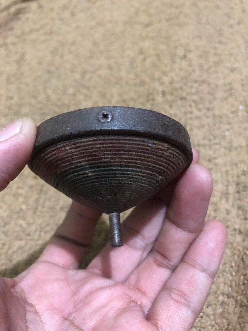 Very old metal sided traditional spin top, Hobbies & Toys, Memorabilia ...