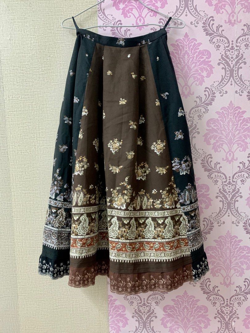 VINTAGE SKIRT CORAK PAISLEY HINDU TRADISIONAL, Women's Fashion, Bottoms ...