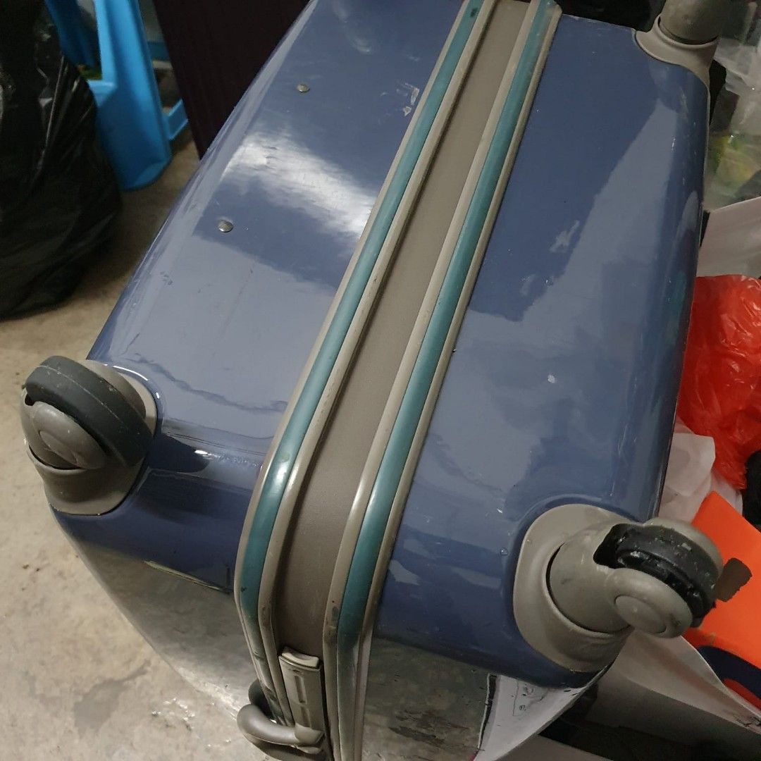 $10 ONLY! 32 Inch Large Hard Luggage, Hobbies & Toys, Travel, Luggage ...