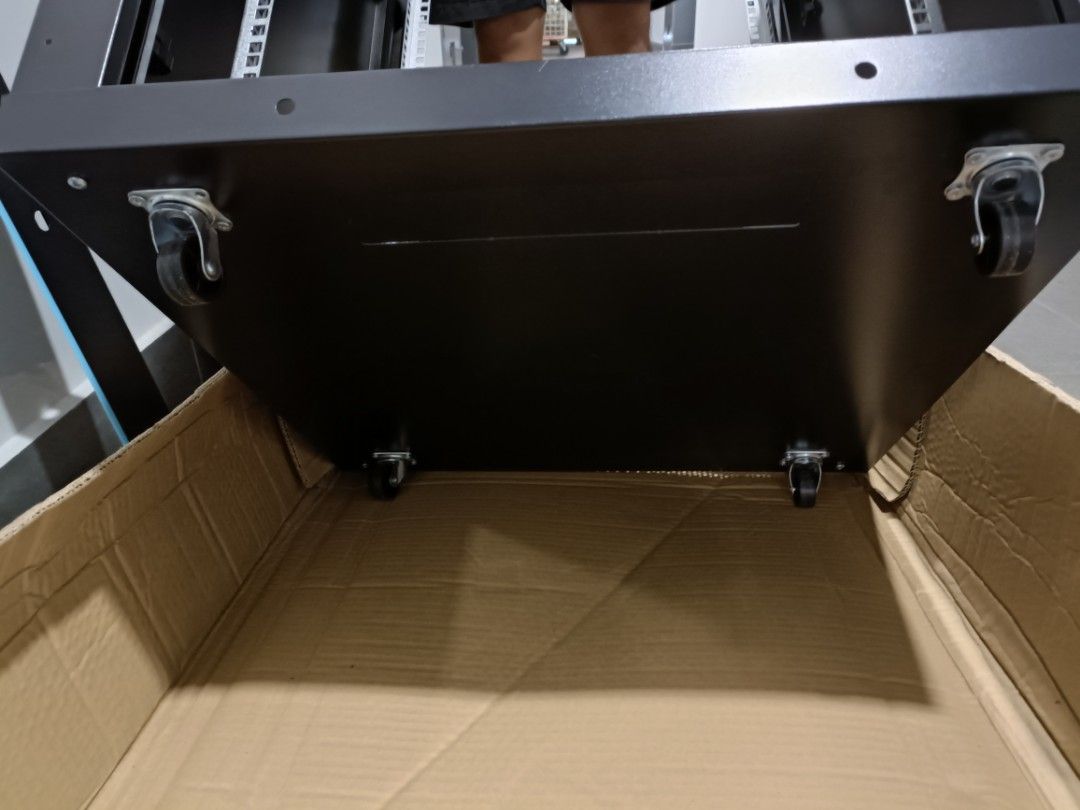 18U server rack CCTV data storage patch panel cabinet, Computers & Tech ...