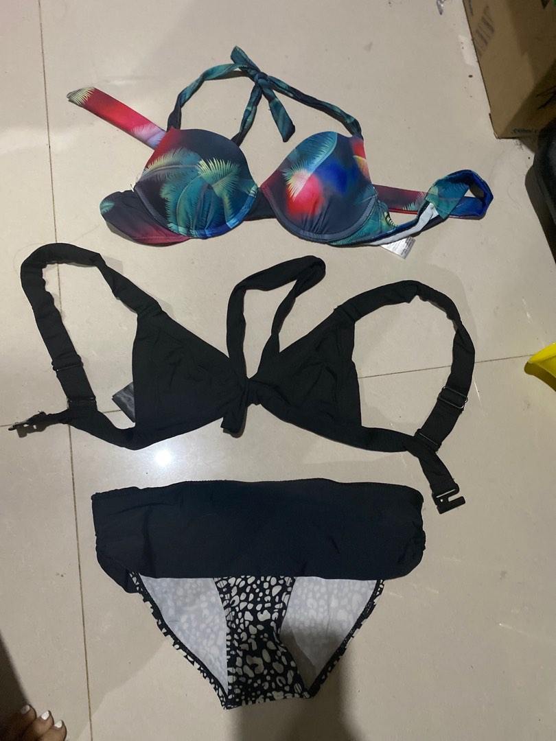 2 tops 1 bottom bikini on Carousell