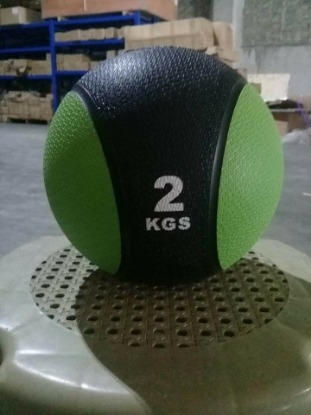 2KG Medicine Ball Gym Ball Weight Ball, Sports Equipment, Exercise ...