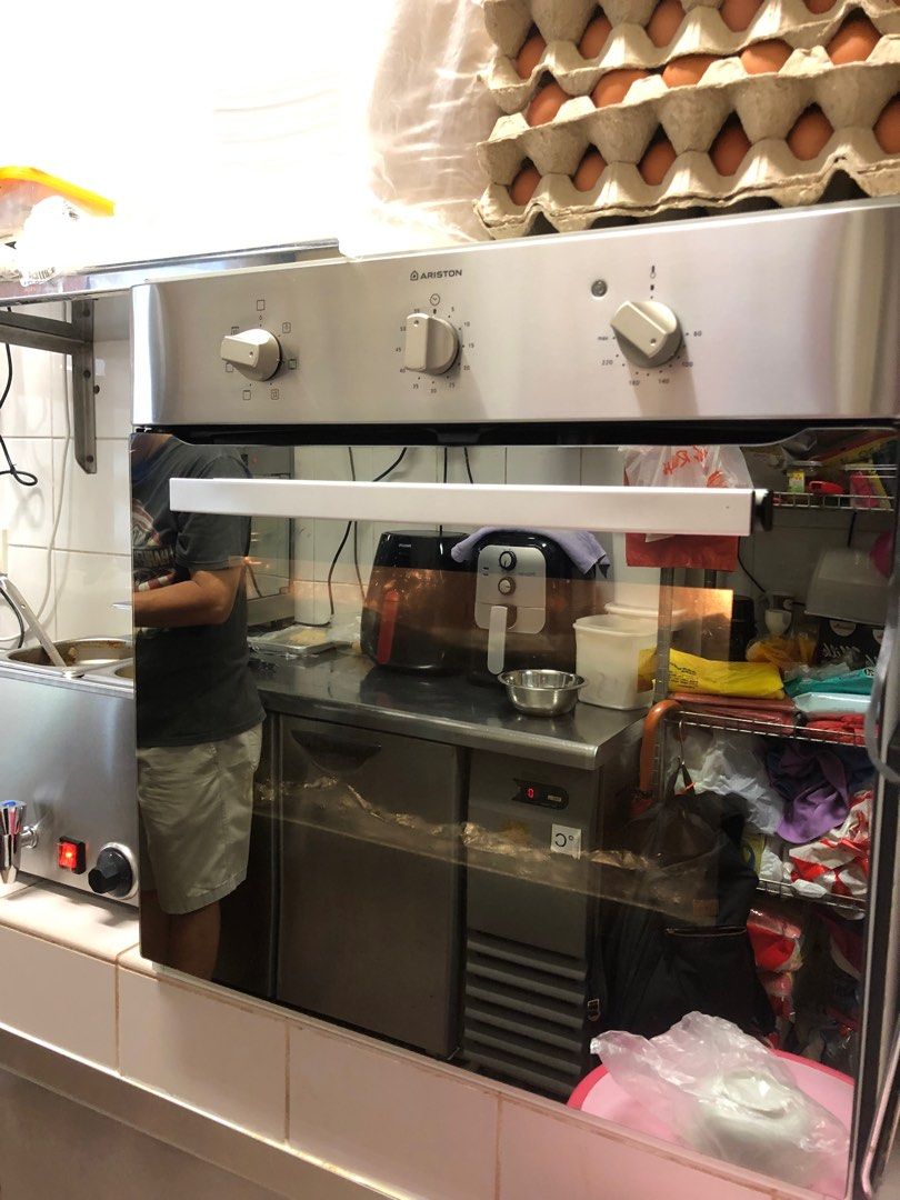 ARISTON Oven w casing, TV & Home Appliances, Kitchen Appliances, Ovens ...